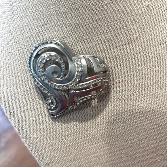 Chico's | Jewelry | Look At This Eye Stopping 208 Chicos Heart Brooch 2 ...